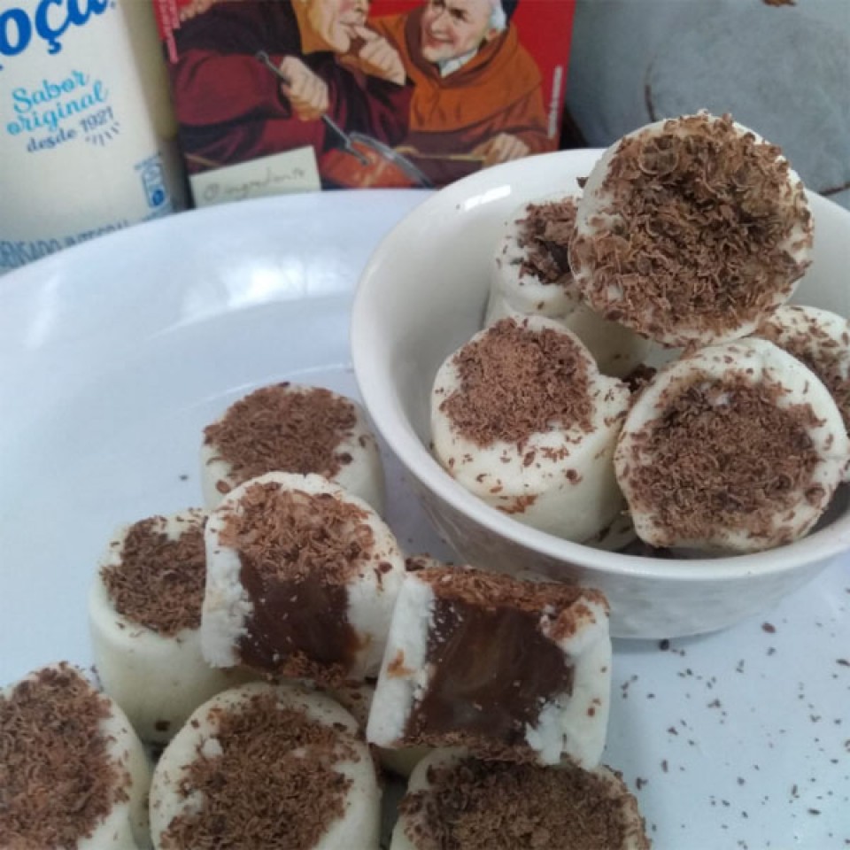 BALA DE COCO GOURMET DE CHOCOLATE MEIO AMARGO